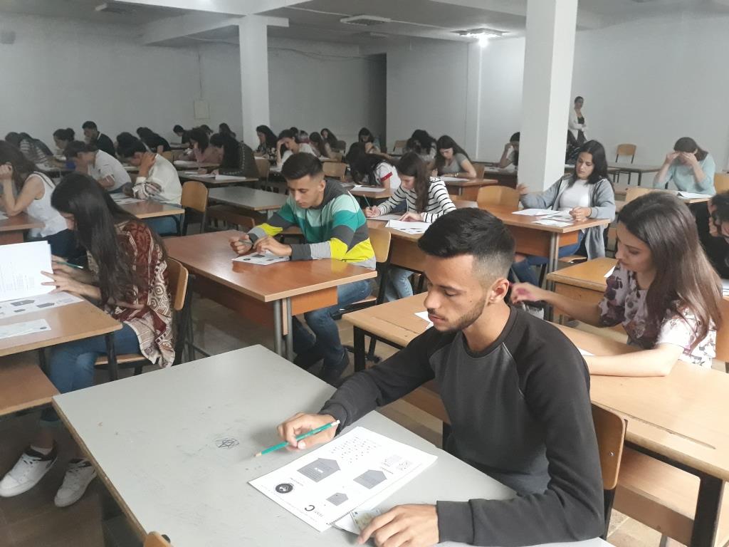 U mbajtën provimet pranuese për studentë - Universiteti U mbajtën provimet pranuese për studentë - Universiteti
