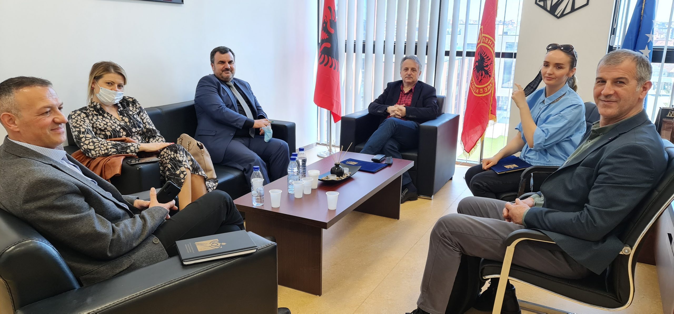 Marrëveshje Bashkëpunimi ndërmjet Fakultetit Juridik dhe Avokatit të ... Marrëveshje Bashkëpunimi ndërmjet Fakultetit Juridik dhe Avokatit të ...
